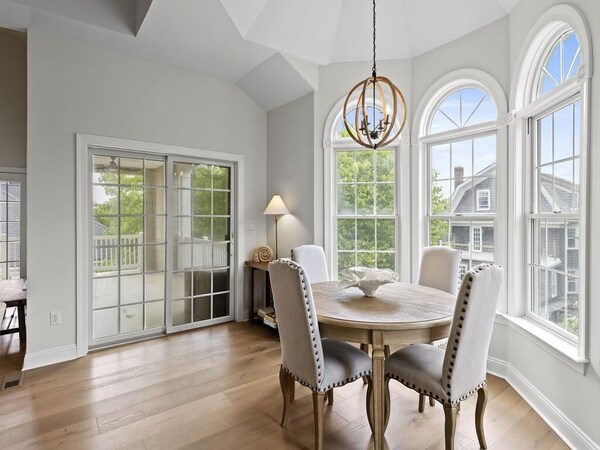 7 Bedroom, 4 Full Baths, And Two Blocks To Beach - Cape May, NJ