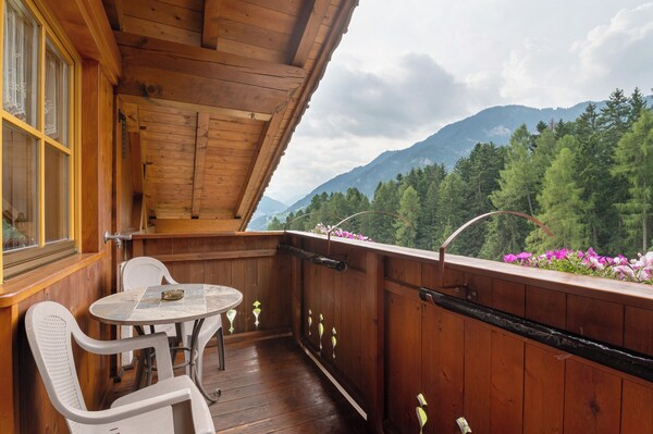 Apartment 'Untertalhof Fewo Berganemone' With Mountain View, Shared Garden And Wi-fi - Urtijëi