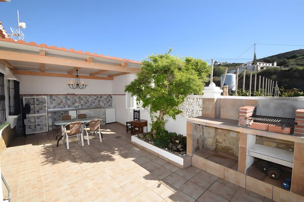Maison De Vacances 'La Paloma Blanca' Avec Vue Sur La Mer, Piscine Privée Et Wi-fi - Torrox Costa