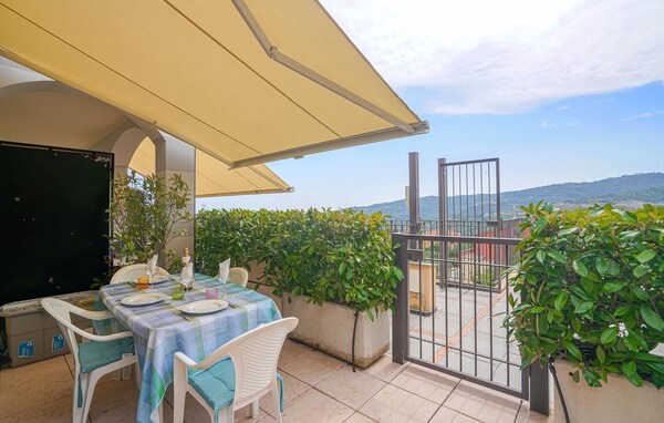 Bonita Casa De 1 Dormitorio En Civezza - Liguria