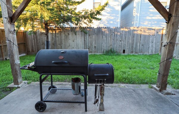 Spacious Family Gem: Near Nrg Stadium/med Center - Pool Table - Bbq -15 Guests - Houston