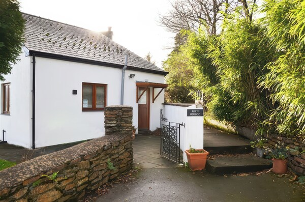 Artist's Cottage, Pet Friendly, With A Garden In Penrhyndeudraeth - Harlech