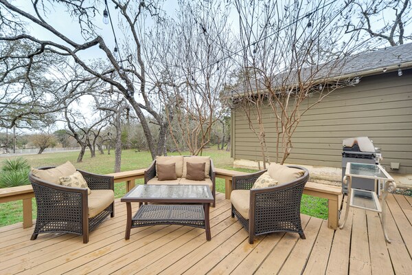 Serene Family Cottage W/ Deck & Bbq - Spicewood, TX