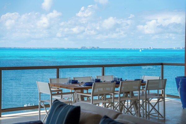 Exclusivo Depto De 4 Recamaras Frente A La Playa - Isla Mujeres