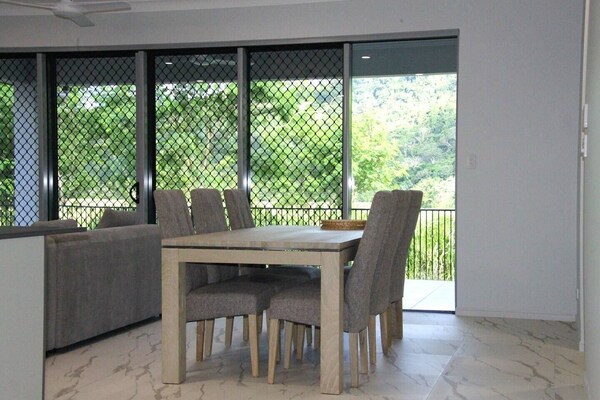 41redpebble Brand New 2 Bedroom Villa In Redlynch Cairns Qld - Cairns
