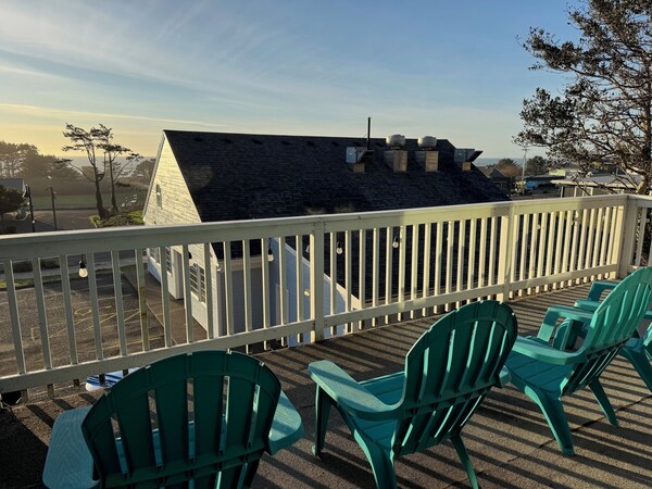 Fillabuster Bay, No Gridlock, Just Endless Relaxation! Enjoy Beautiful Sunsets! - Yachats, OR
