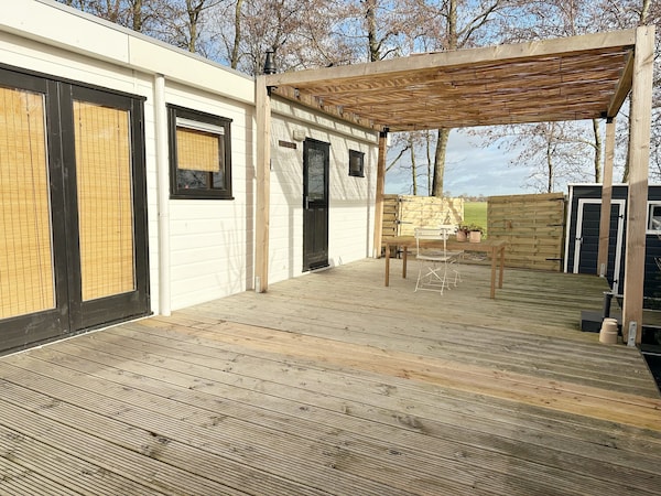 A Beautiful Three Bedroom Chalet On The Edge Of Our Park With Beautiful Views Of The Meadows And Valkkoog. - Callantsoog