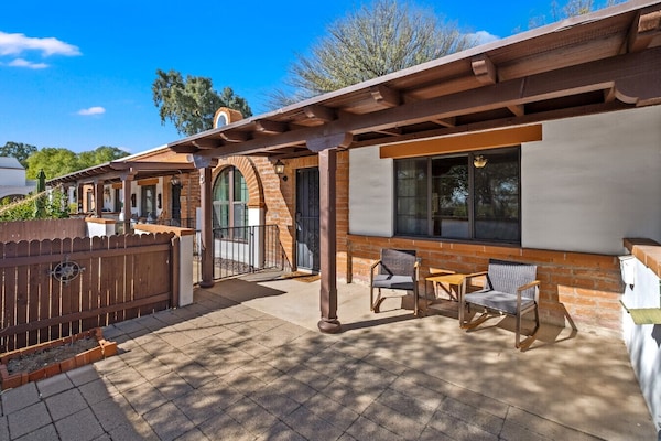 Elegant Green Valley Villa 55+ - Green Valley, AZ