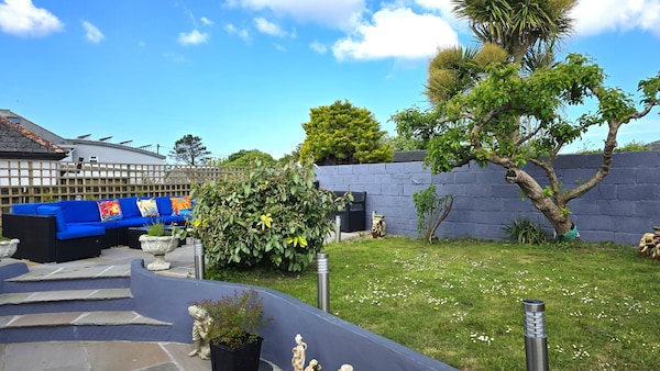 Fully Refurbished, Fantastic Outside Space! - Perranporth