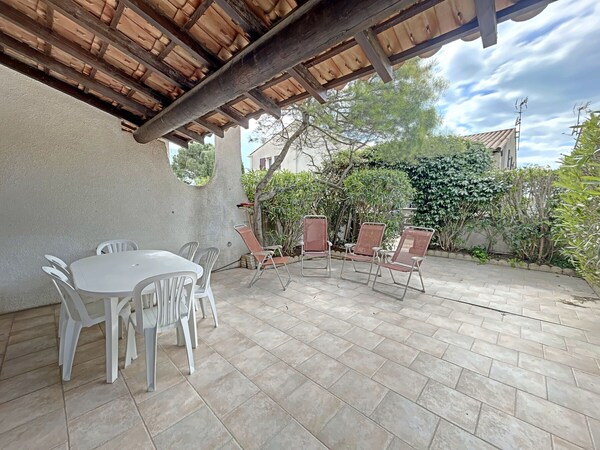 House For 6 With Shared Pool And Air Conditioning - Camargue