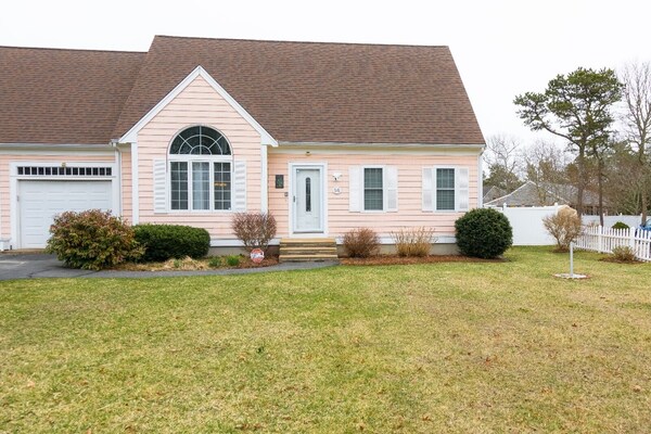Charming 3-bedroom House With A Pool, Ac, Wifi In Pleasant East Falmouth - 매사추세츠