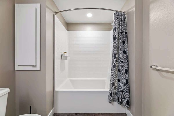 Elegant2-bd Getaway In Hollywood Pool&free Parking - Santa Monica, CA