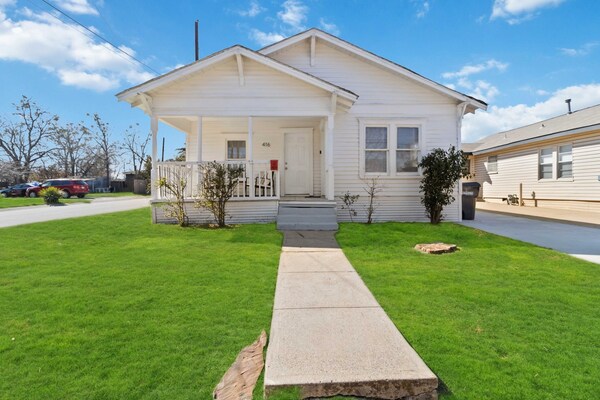 New! Charming Bungalow In Mckinney  Walk To Downtown - McKinney, TX