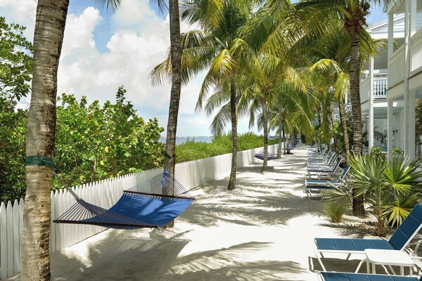 3br Villas For Your Beach Getaway With Shuttle Service, Onsite Parking, Pools! - Key West, FL