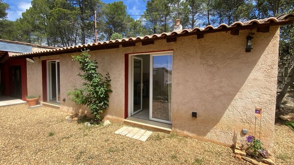 Gîte Les Aleps \Nprovence Verte \Nrefuge Enchanté Au Cœur De La Forêt - Var