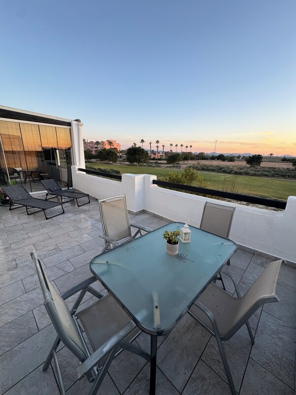 Golf Paradisse  Charming 2-bedroom Apartment With Ac, Wifi In Delightful Mc - Los Alcázares