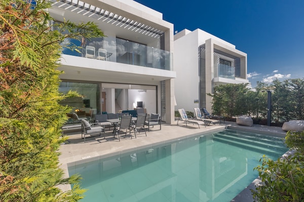 Protaras Azure Villa Azv15 -  A Villa That Sleeps 7 Guests  In 3 Bedrooms - Ayia Napa