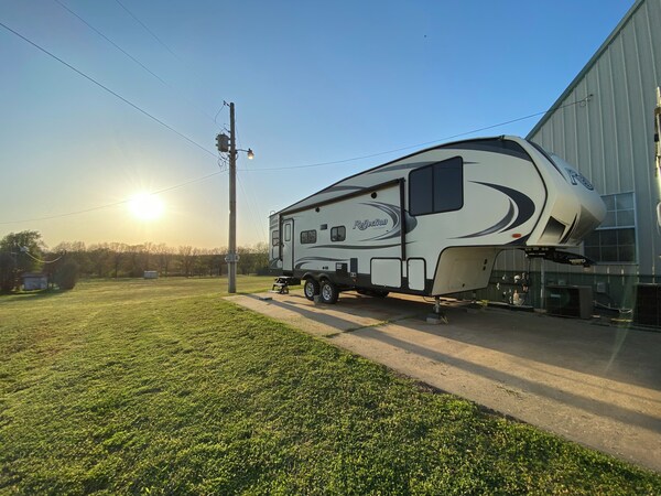 Charming Fifth Wheel Getaway In Tahlequah - 奧克拉荷馬