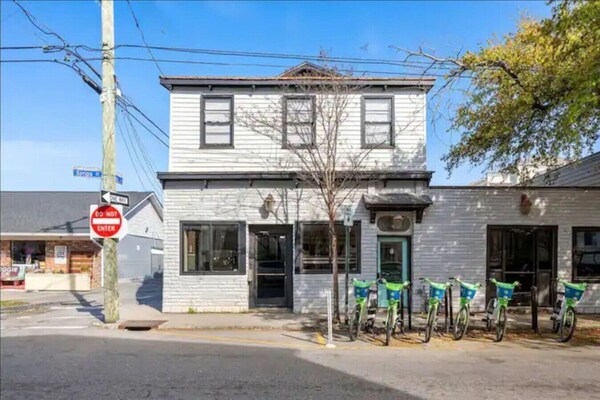 4 Bedroom - 4 Blocks To King St. With Parking - 芒特普林森
