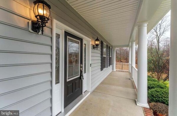 Cozy Farm Style Retreat 4-bdr Home In Wonderful Southern Md With Wifi +Deck - Maryland