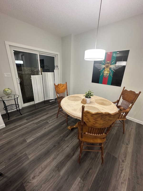 Brand New Home, Clean And Organize, Close To Airport And All Amenities. - Beaumont