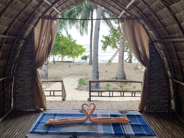 Dang Dang Balbago Beach - El Nido, Philippines