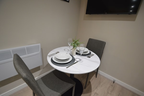 Modern Liverpool City-center Flat With Parking - Liverpool