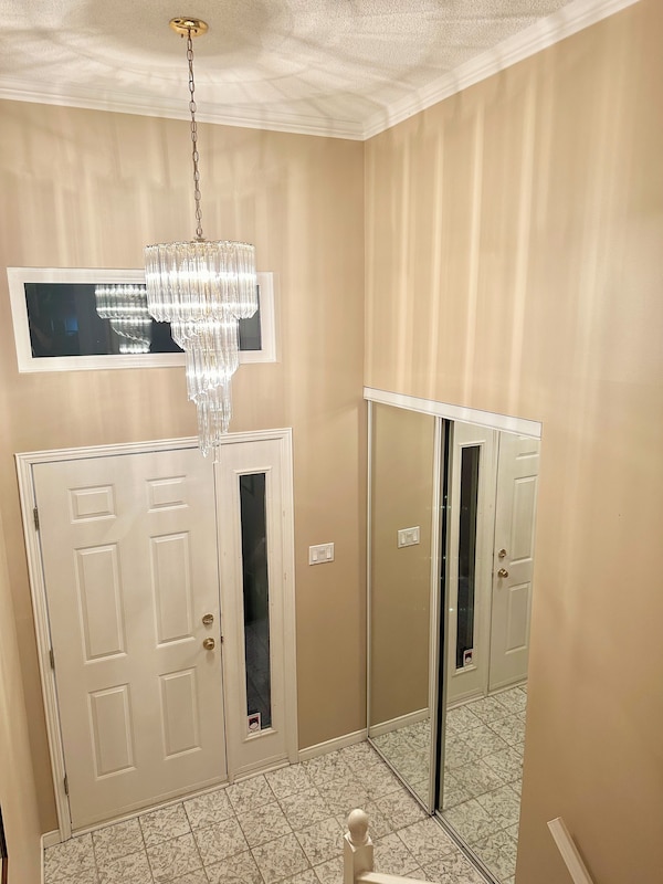 Elegant Spacious Private Unit W/free Parking. Perfect For Family Stay! - Ottawa