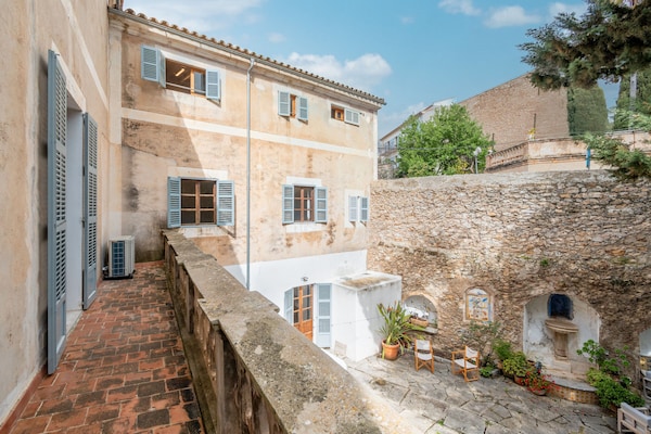 Apartamento 'Josep Sanxo De La Jordana 12' Con Vistas A La Montaña, Terraza Privada Y Wi-fi - Artá