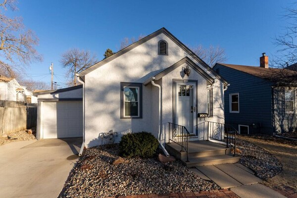 Cozy Cottage | Near Sanford Hospital - South Dakota