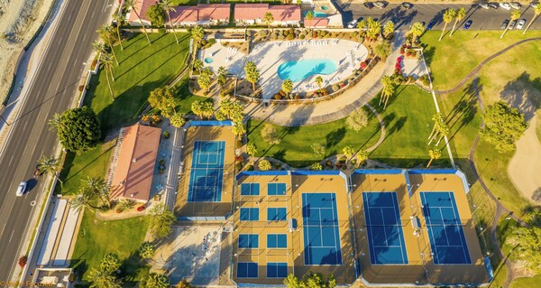 Mid-century Style Getaway In Gated Golf Resort-near Coachella And Polo Ground - Indio, CA
