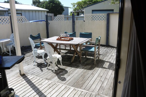 Cute Kiwi Bach - Kairakau\nsleeps Up To 15 - New Zealand