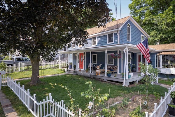 House On The Babbling Brook- Quiet 2br + King Bed! - Bear Mountain, NY