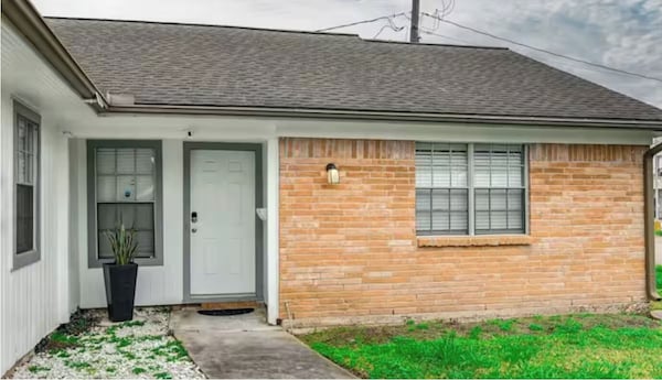 Welcome To Waxwing Suites - Pearland, TX