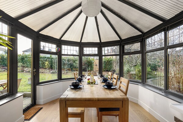 Evergreen House & Separate Annex + Private Drive - Ripon