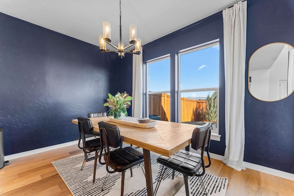 Modern Home With Top Amenities - Meridian, ID