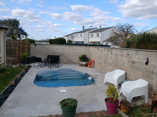 Maison 3 Chambres ,Plein Pied, Piscine, Sans Vis-à-vis - Melun