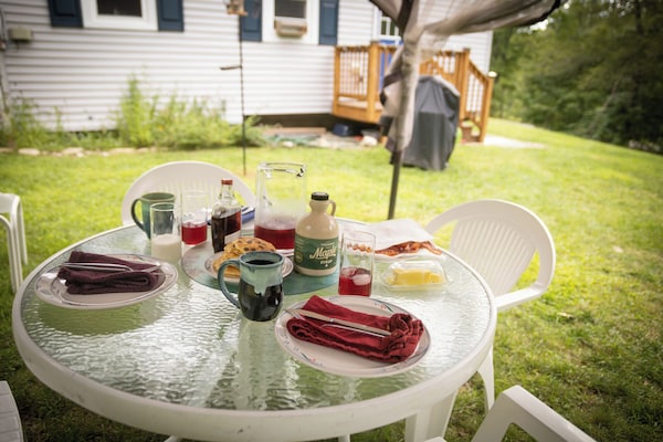 Summer Is Coming! Stay In Vermont, Get Away From The Chaos. - Claremont, NH