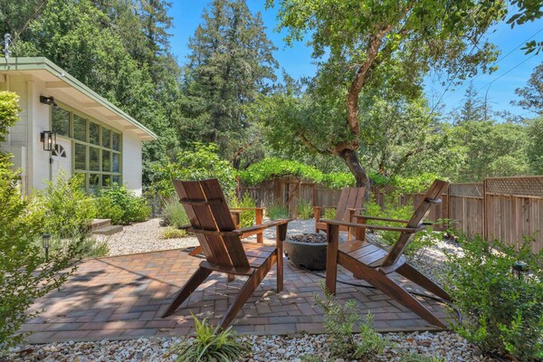 Serene Retreat With Hot Tub - Fire Pit - Deck - Sebastopol, CA