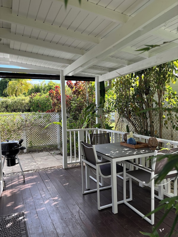 Palm Cottage - Sunset Crest, Close To The Beach And Swimming Pool - Barbados