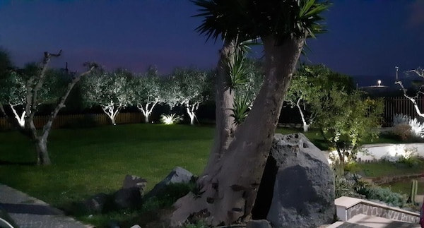 Vacation With Family Or Friends In Pompeii In Apartment With Garden And Parking Space - Pompei