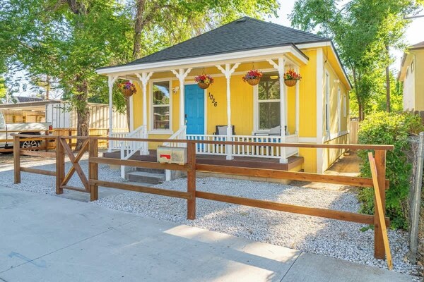 Charming Family 2br Midtown Reno - Pets Welcome - Sparks, NV