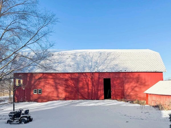 \Nfarmhouse Retreat - 10+ Guests - Albion, MI