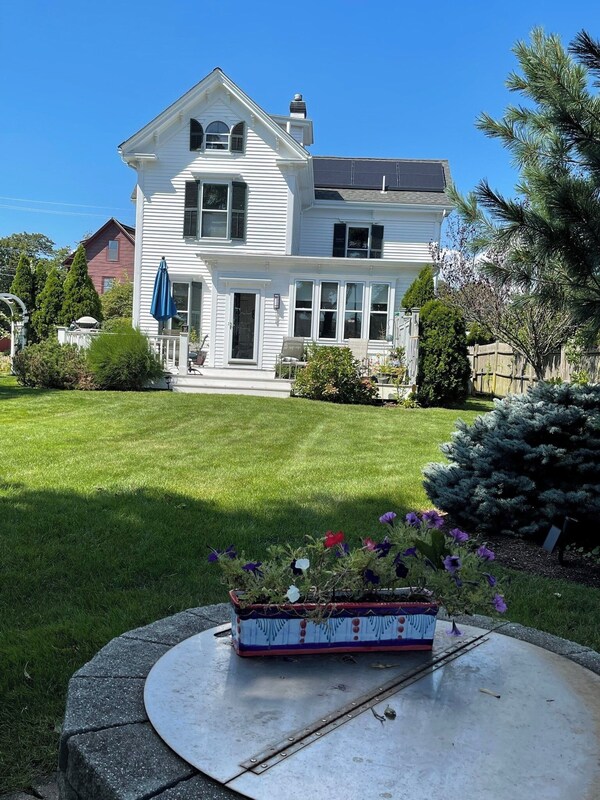 Harbor Water View. Downtown. Beaches & Waterfront Playground +Cape Cod Gateway! - Nelson Beach, MA