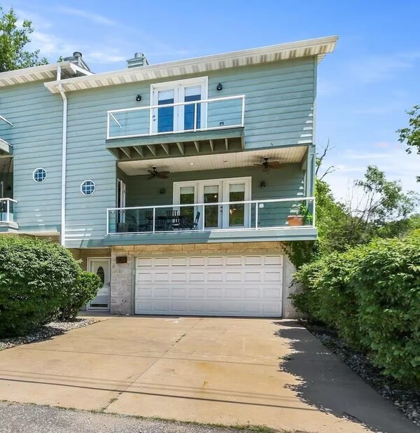 Steps From Beach-lakeview Getaway In Miller Beach - Gary, IN