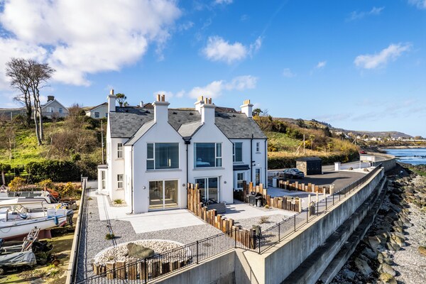 Tradition Meets Luxury With Magnificent Sea Views - Carnlough