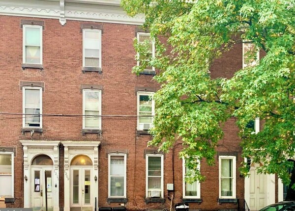 Midtown Studio W/ Bath & Kitchen- Walk To Restaurants & Nightlife! - Harrisburg, PA