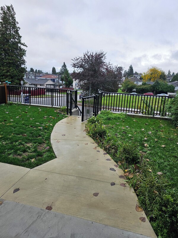 Luxury  Spacious 4 Bedroom Family Home In Central Burnaby. - Coquitlam