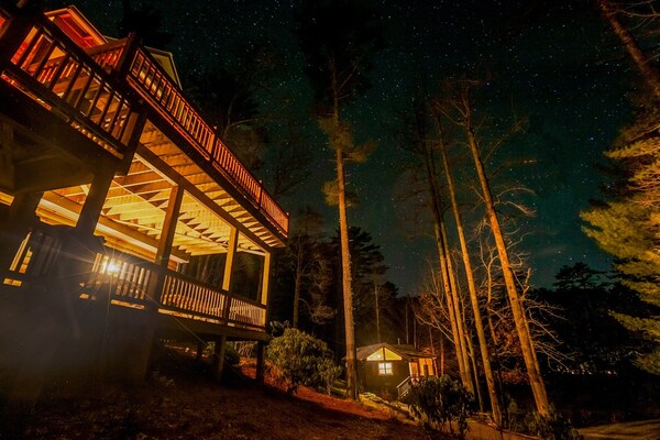 Luxury Cabin Hot Tub, Trails, 2 Ponds & Waterfalls - Sapphire, NC