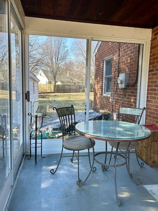 Cozy 2-bedroom Home With Wifi And Huge Backyard Minutes From Downtown Annapolis. - Annapolis, MD